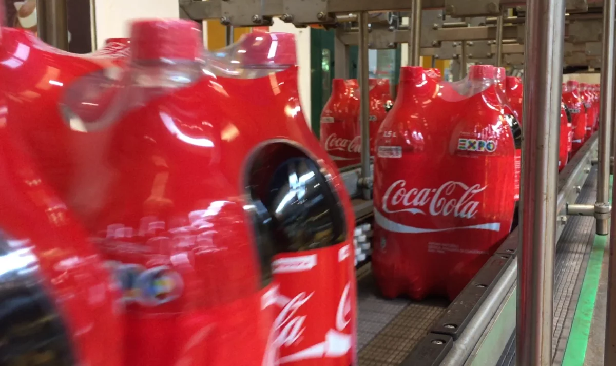 VEGA SHRINK-WRAPPING INSTALLED AT COCA - COLA HBC ITALIA | Robopac
