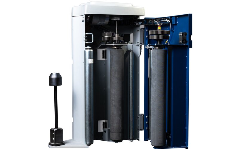 Self propelled robot for stretch wrapping | Robopac